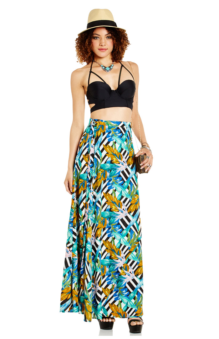 Life In The Tropics | DAILYLOOK