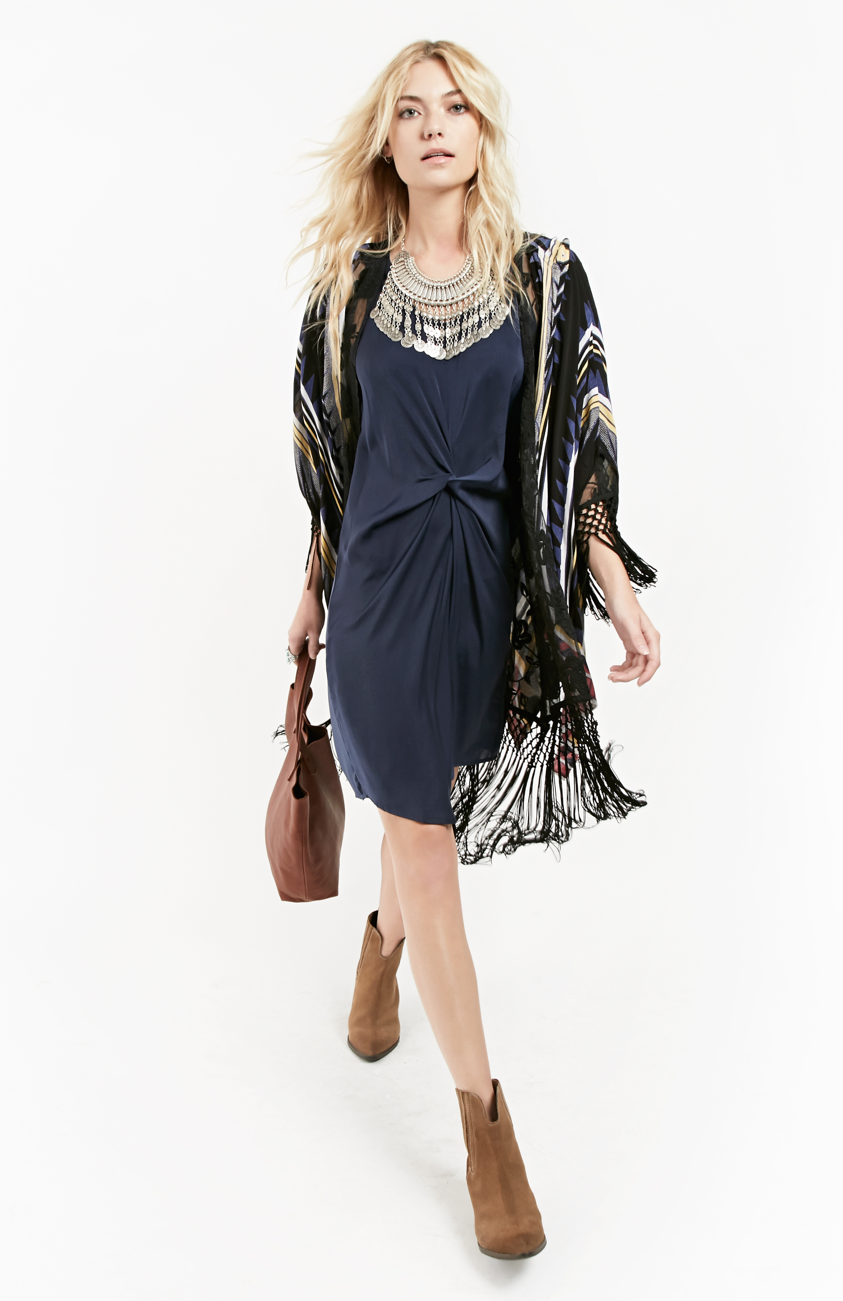 Lounge Act | DAILYLOOK