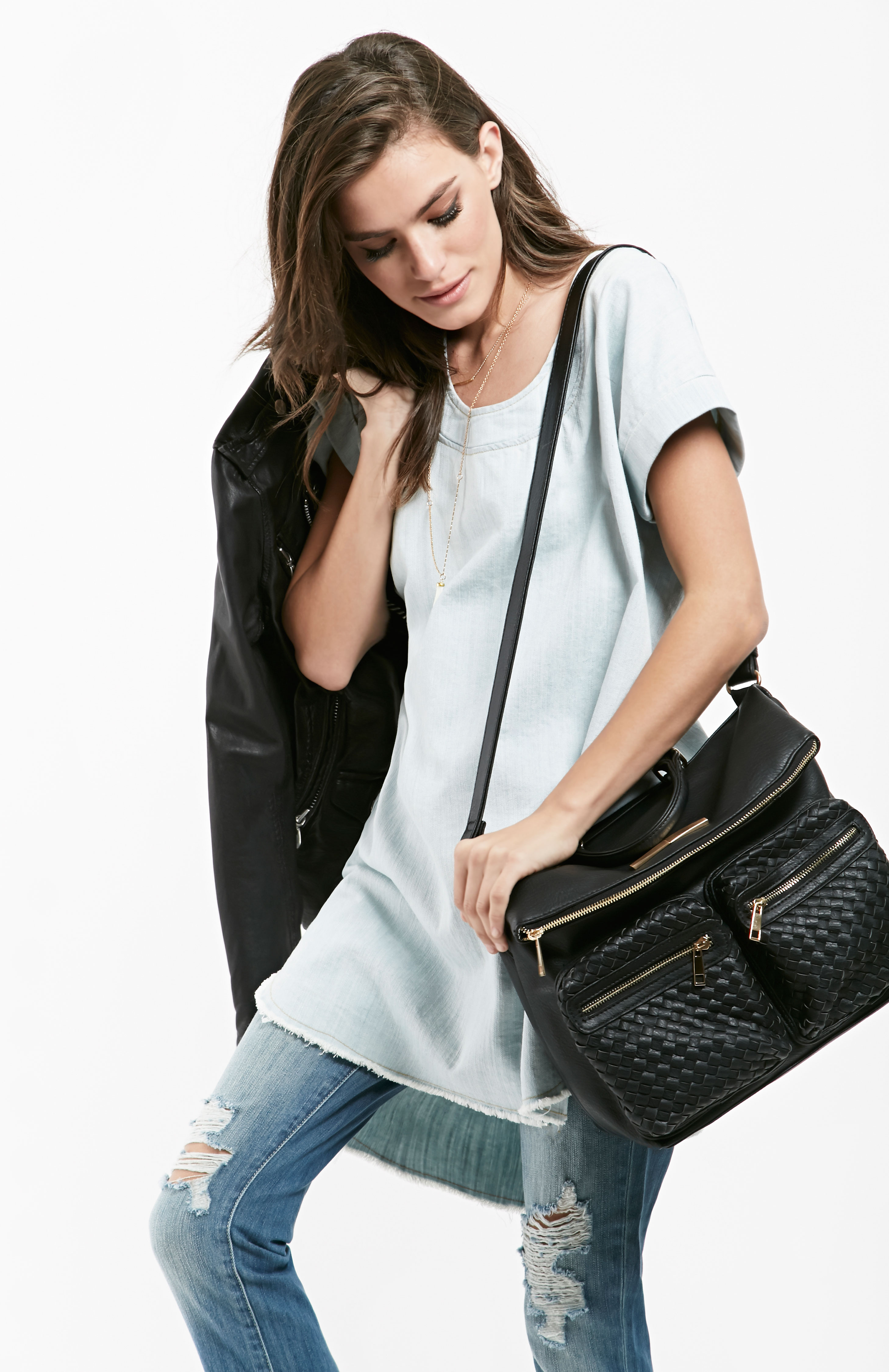 She Knows | DAILYLOOK