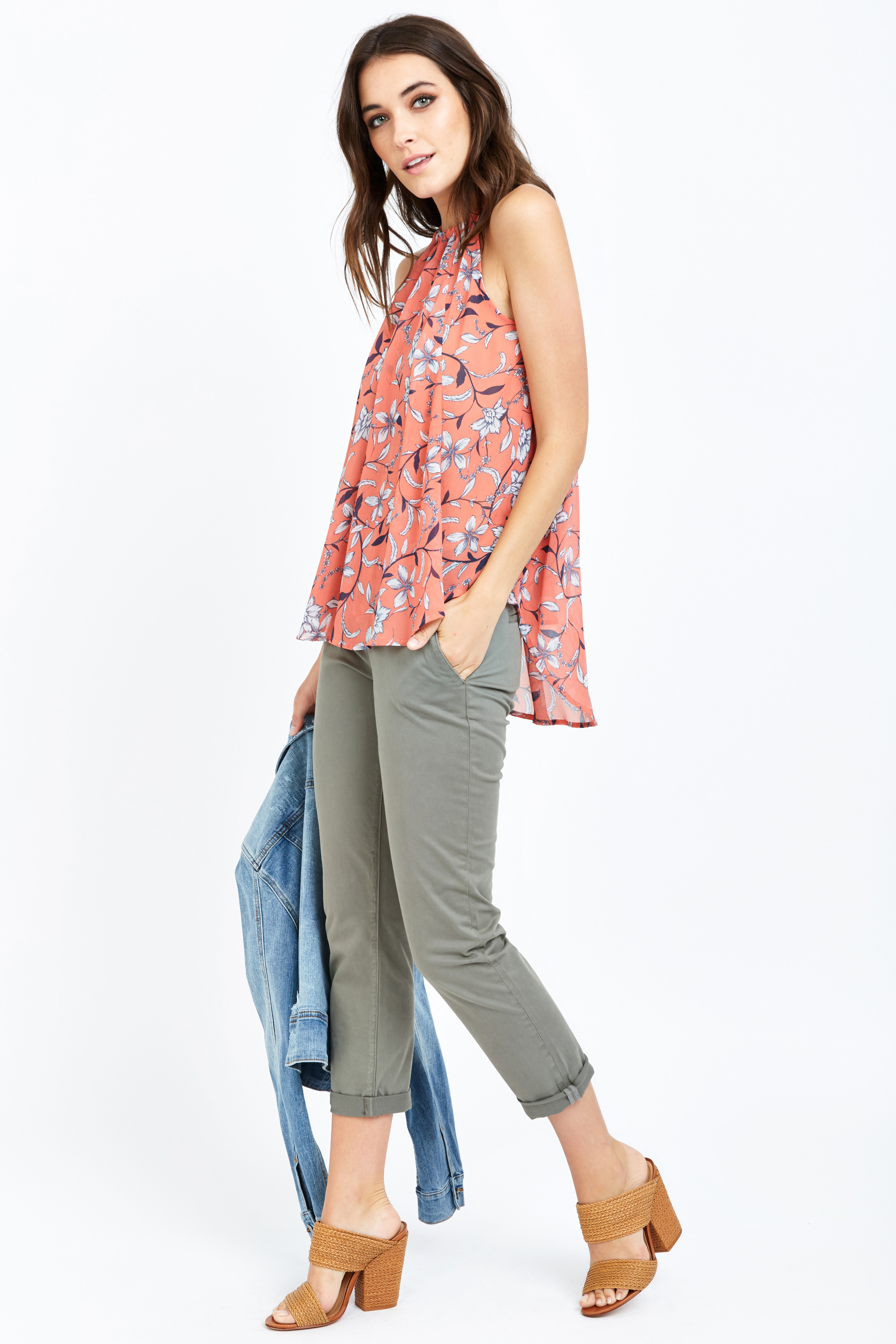 Hold Me By The Heart | DAILYLOOK