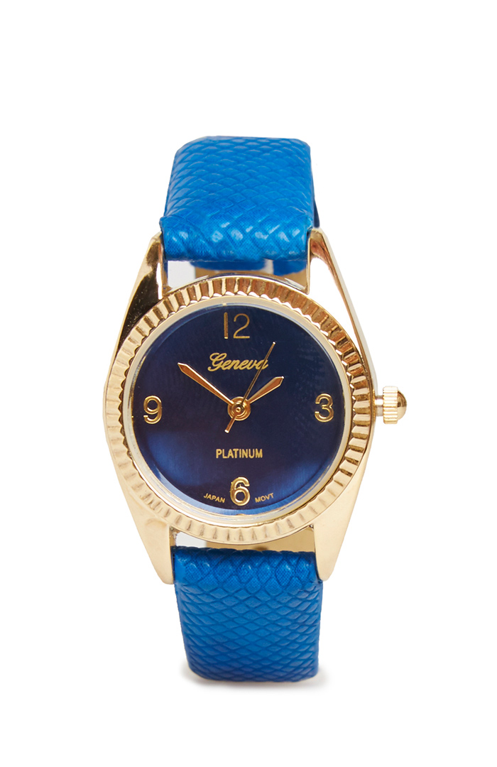 Classic Simple Strap Watch in Blue | DAILYLOOK