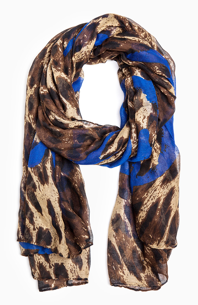 Love Leopard Scarf in Blue | DAILYLOOK