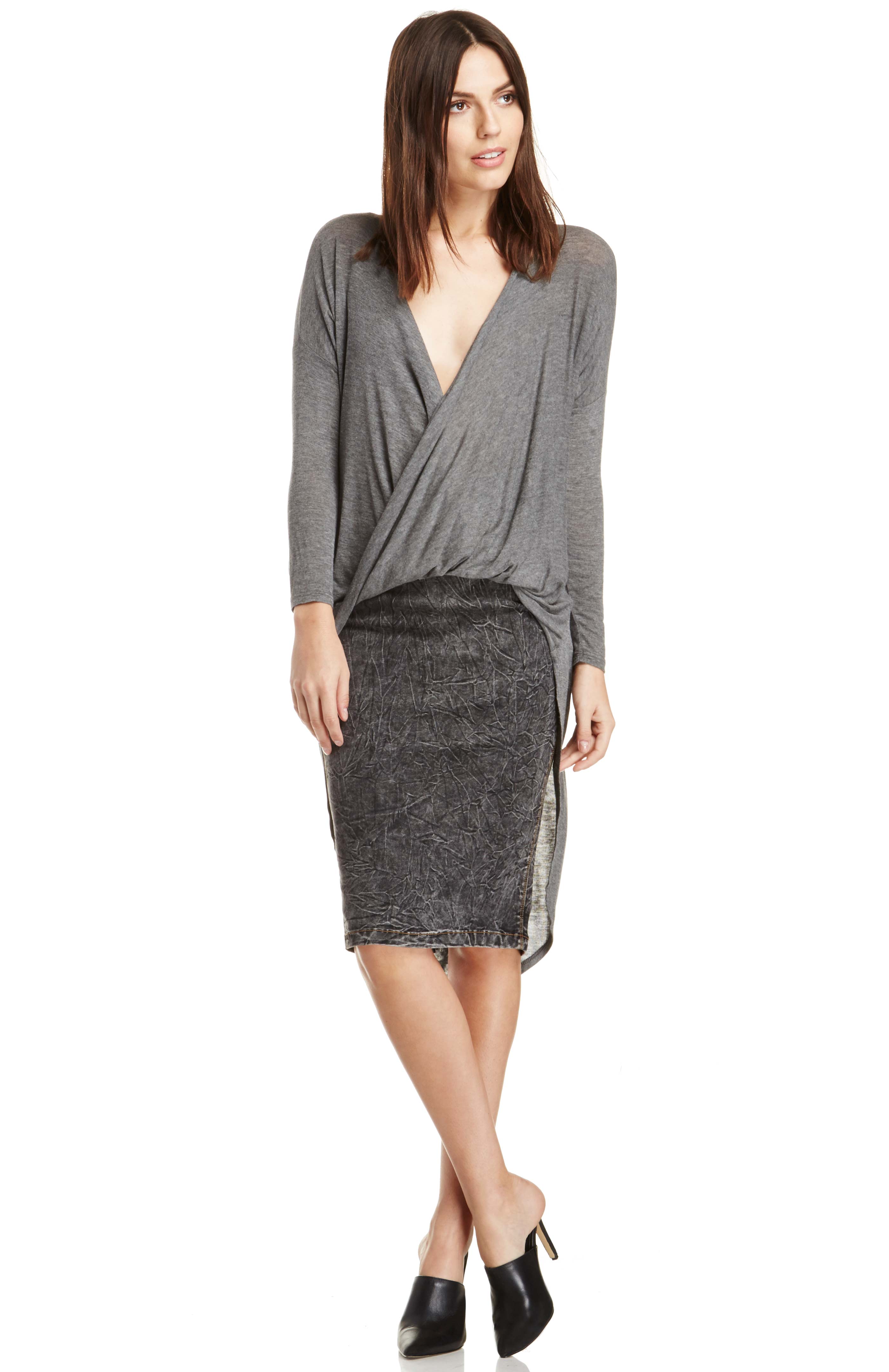 Acid Wash Denim Pencil Skirt in Grey | DAILYLOOK