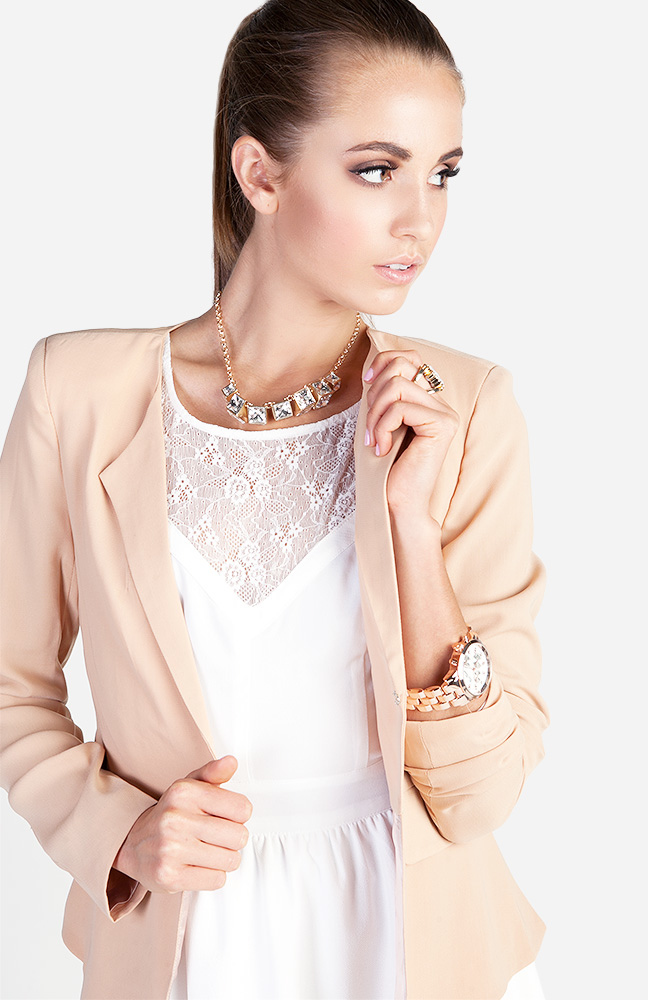 Prim and Proper | DAILYLOOK