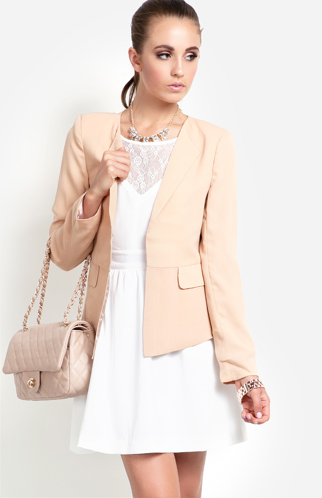 Prim and Proper | DAILYLOOK