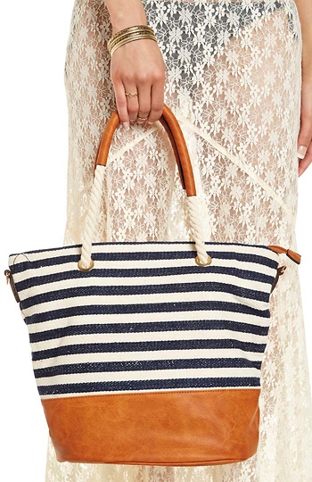 Lacy Days | DAILYLOOK