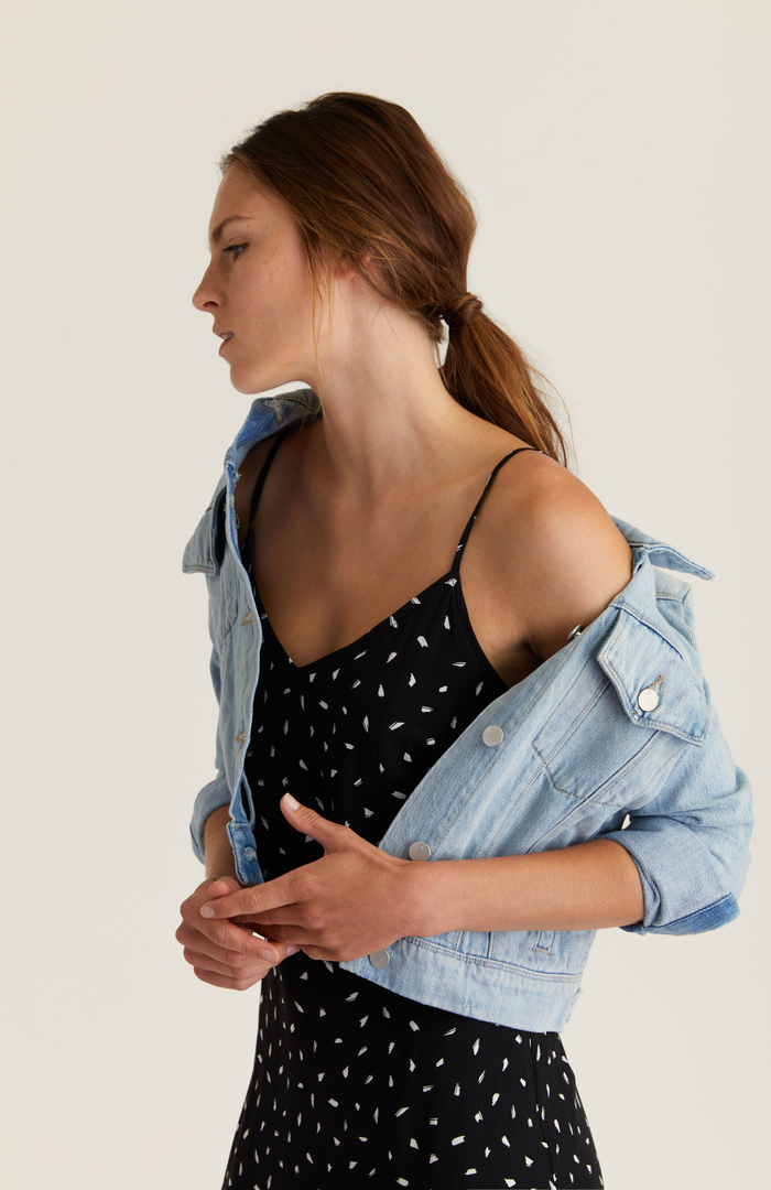 Slip Into Summer | DAILYLOOK