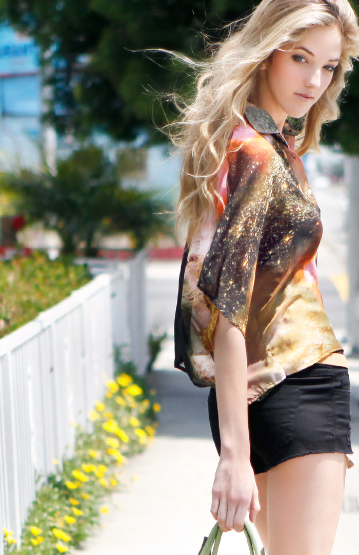 Galactic Glamazon Look | DAILYLOOK