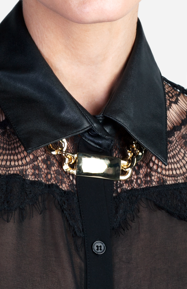 Name Plate Chain Necklace in Gold | DAILYLOOK