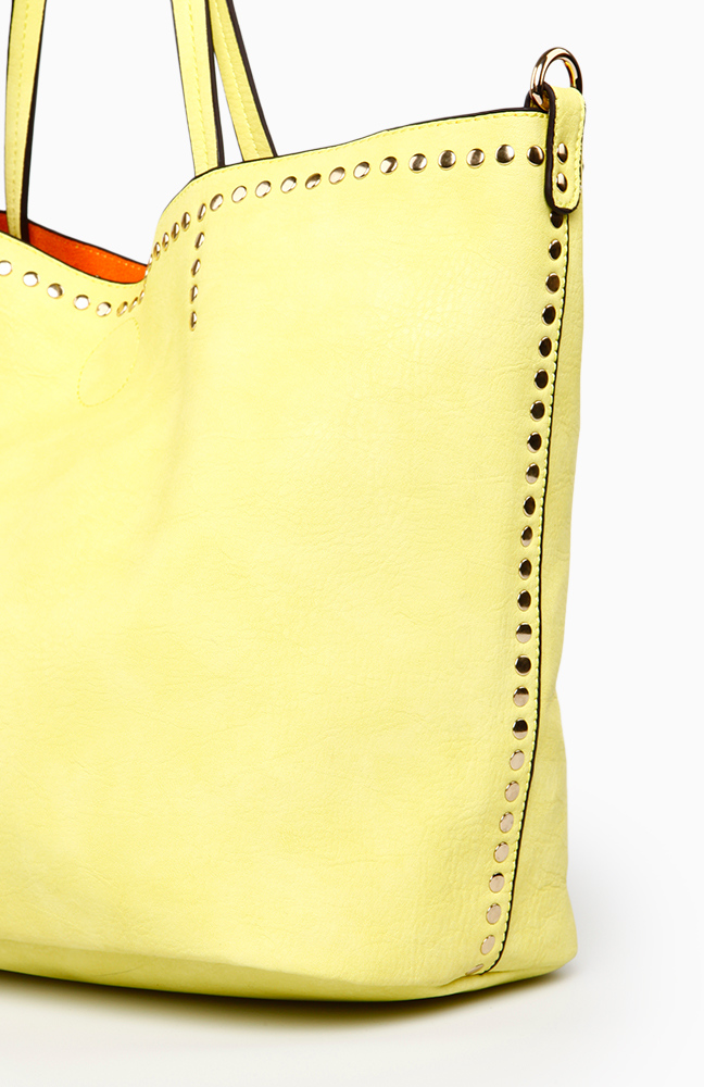 Studded Trim Tote in Yellow | DAILYLOOK