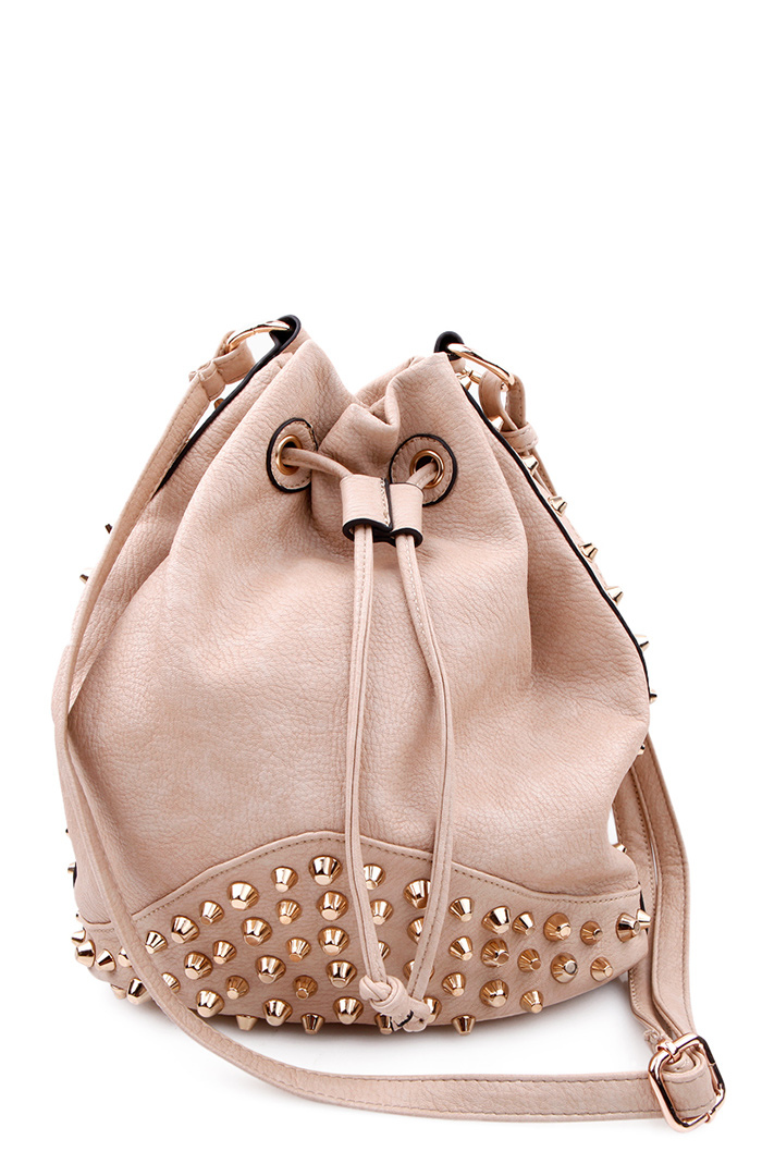Studded Bucket Bag in Beige | DAILYLOOK