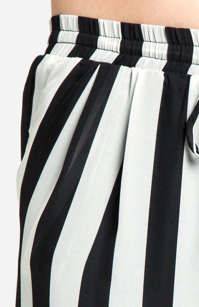 Striped Drawstring Pants in Black/White | DAILYLOOK