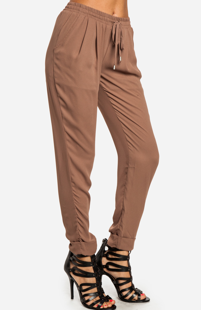 Tapered Drawstring Pants in Taupe | DAILYLOOK