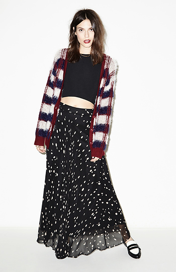 Boxy Crop Top in Black | DAILYLOOK