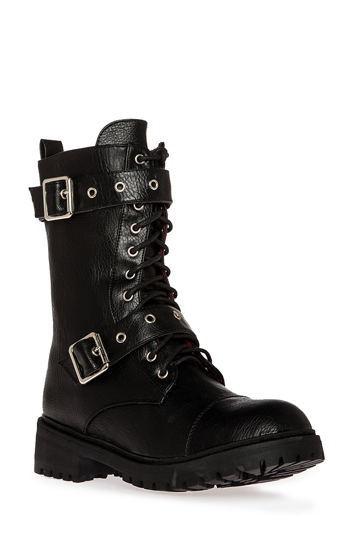 Dirty Laundry Lifeguard Boots in Black | DAILYLOOK